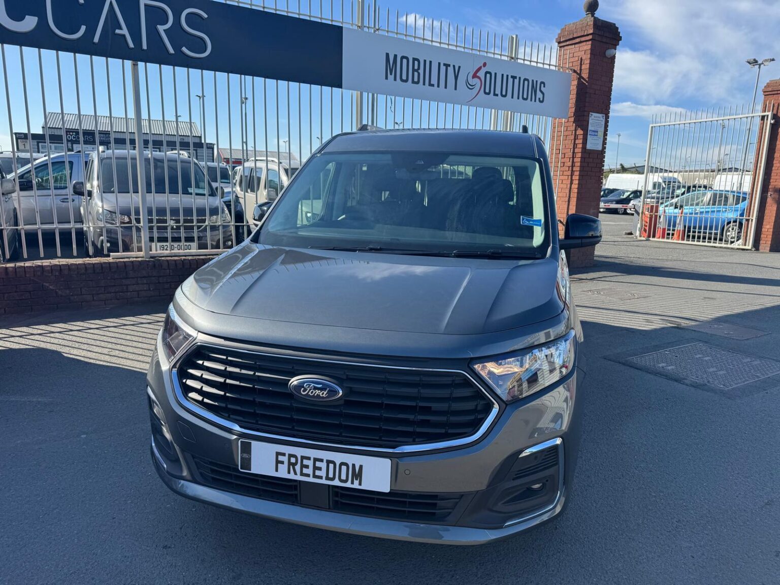 2025 Ford Grand Tourneo Connect Freedom pre registered 7 seats ...
